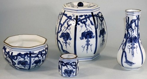 Kyoyaki Kaigu Set With Budodana In Sometsuke - Japanese Tea Mart Rikyu